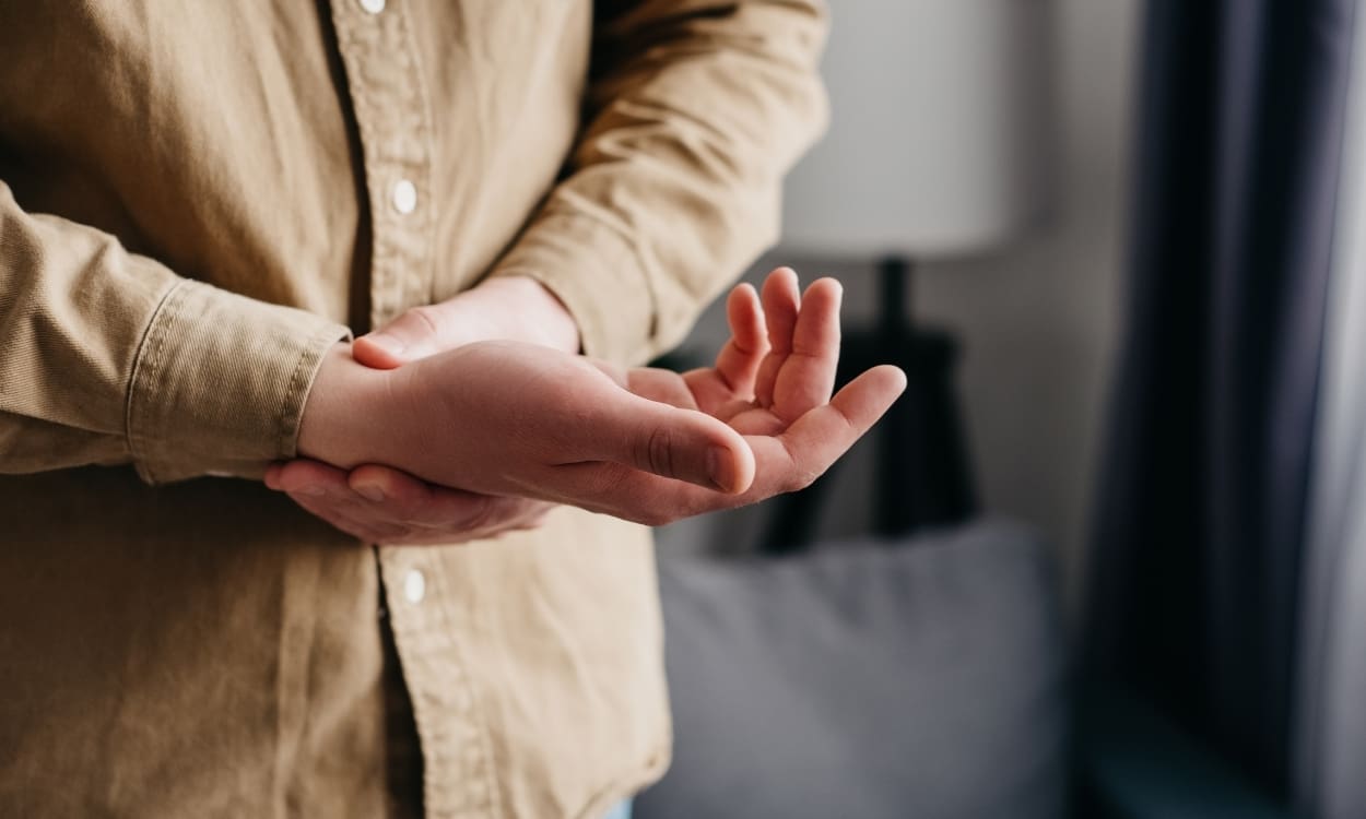 Regenerative Wrist Bursitis Treatment | Nonsurgical Pain Relief